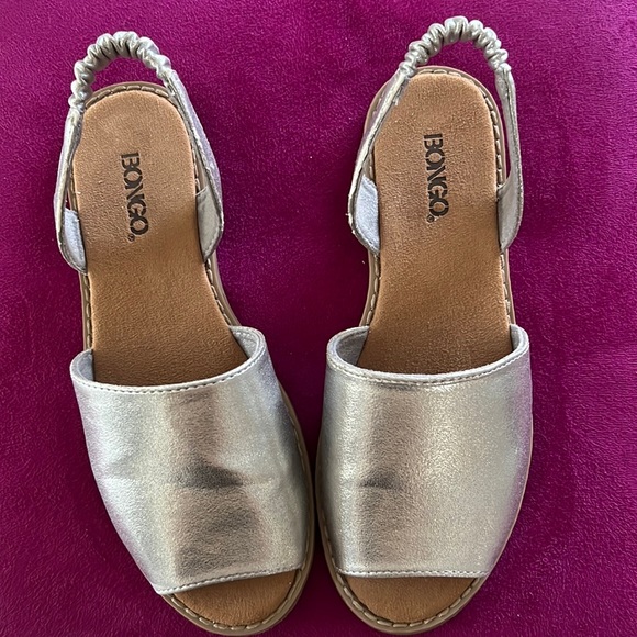 BONGO | Shoes | Bongo Silver Sandals | Poshmark